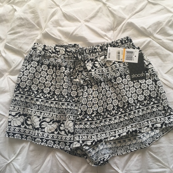 Stoosh | Shorts | Nwt Flowy Black And White Boho Print Shorts Size S ...
